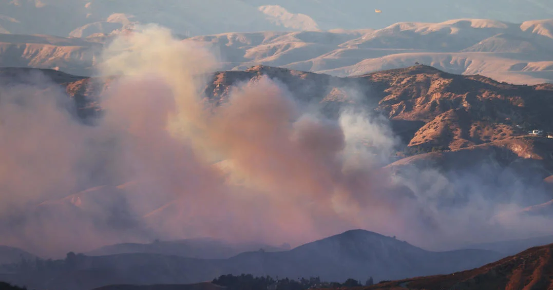 All Kenneth Fire evacuations lifted after it burns 1,000 acres in West ...